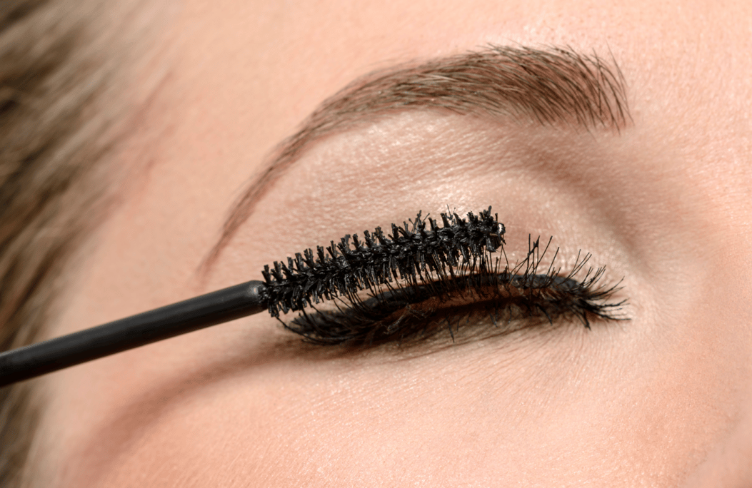 8 Mascara Mistakes That Are Making Your Lashes Look Clumpy